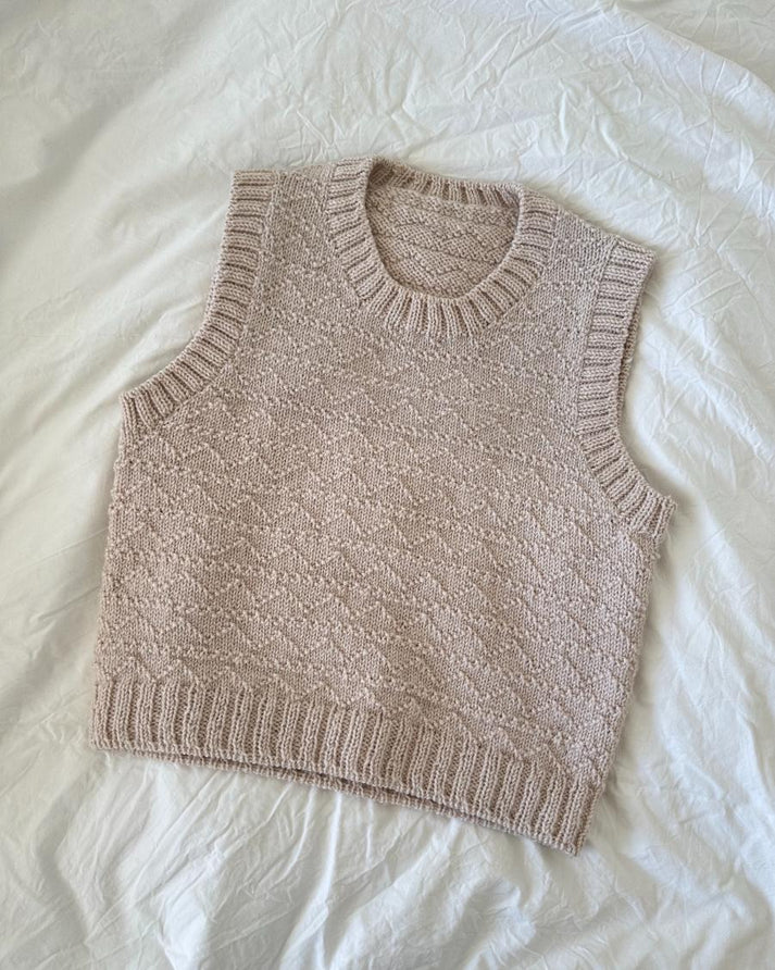 Sille Slipover | PetiteKnit Printed Knitting Pattern – No Frills Knitting